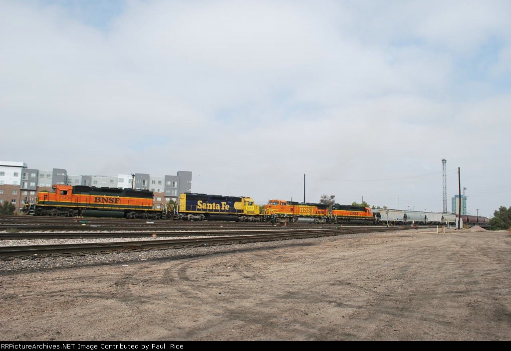 BNSF 7143/1813/529/7875 Moving Cars South